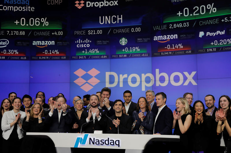 Marché : Dropbox fait une entrée en fanfare sur le Nasdaq - BFM Bourse