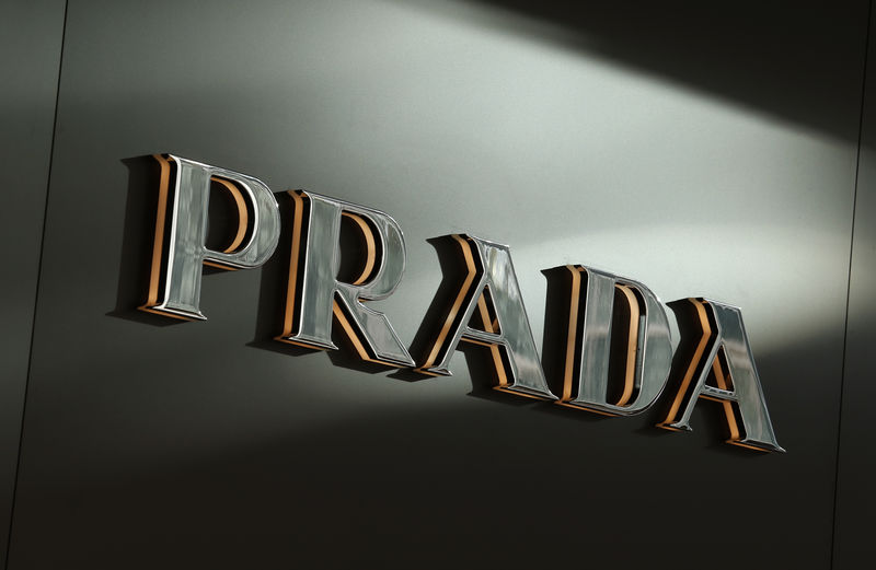 Marché : Prada va bannir la fourrure animale à partir de 2020 - BFM Bourse